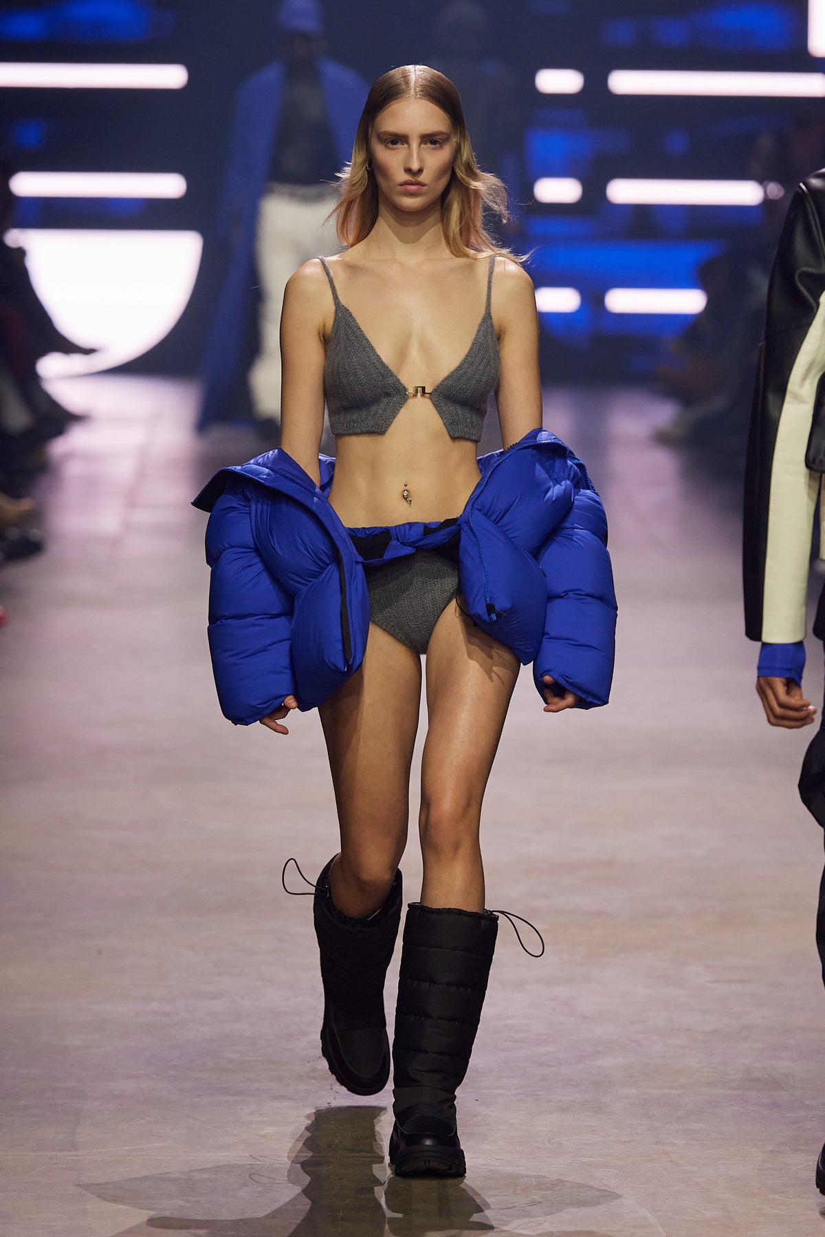 DISCOVER THE FW24 RUNWAY LOOKS