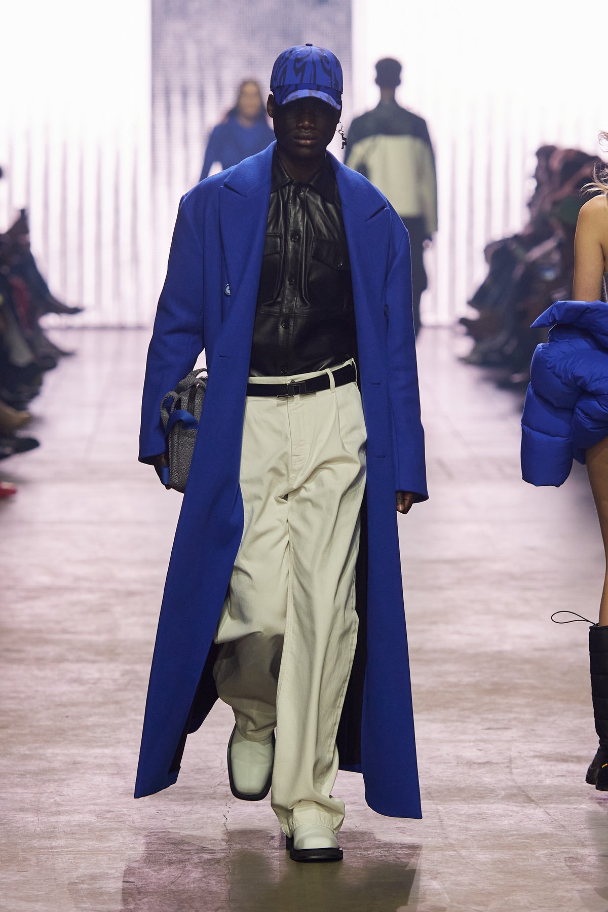 DISCOVER THE FW24 RUNWAY LOOKS